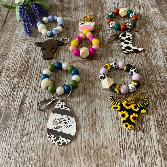 Hand Crafted | Accessories | Fingerlet Artisan Cow Girl Silicone Beaded ...